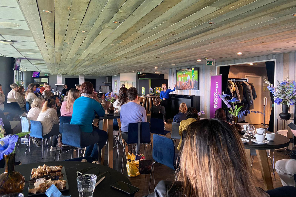 Bouwvrouwen in Zuid-Holland beleven sportieve dag bij ADO Den Haag