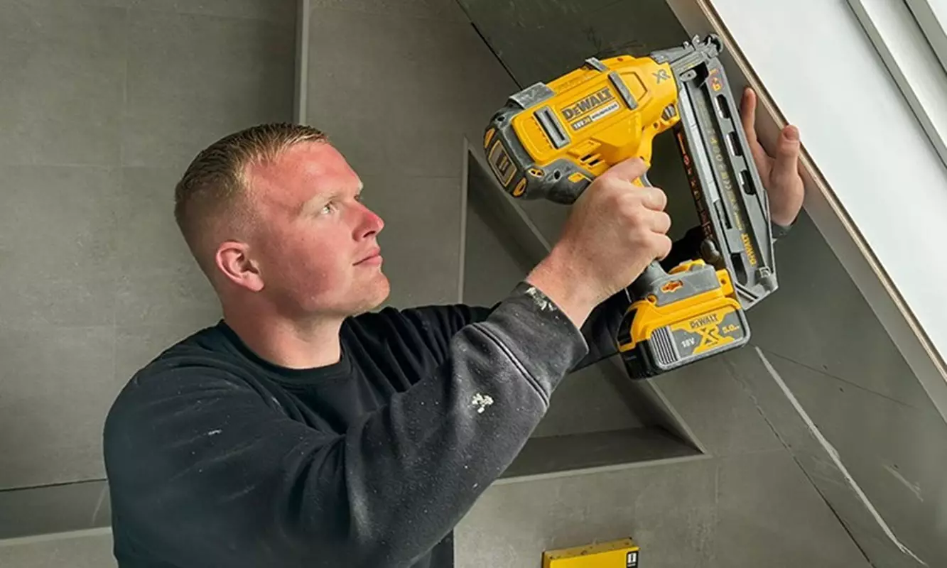 Luuk Smit ging van een aanmelding voor het leger naar timmerman en ...