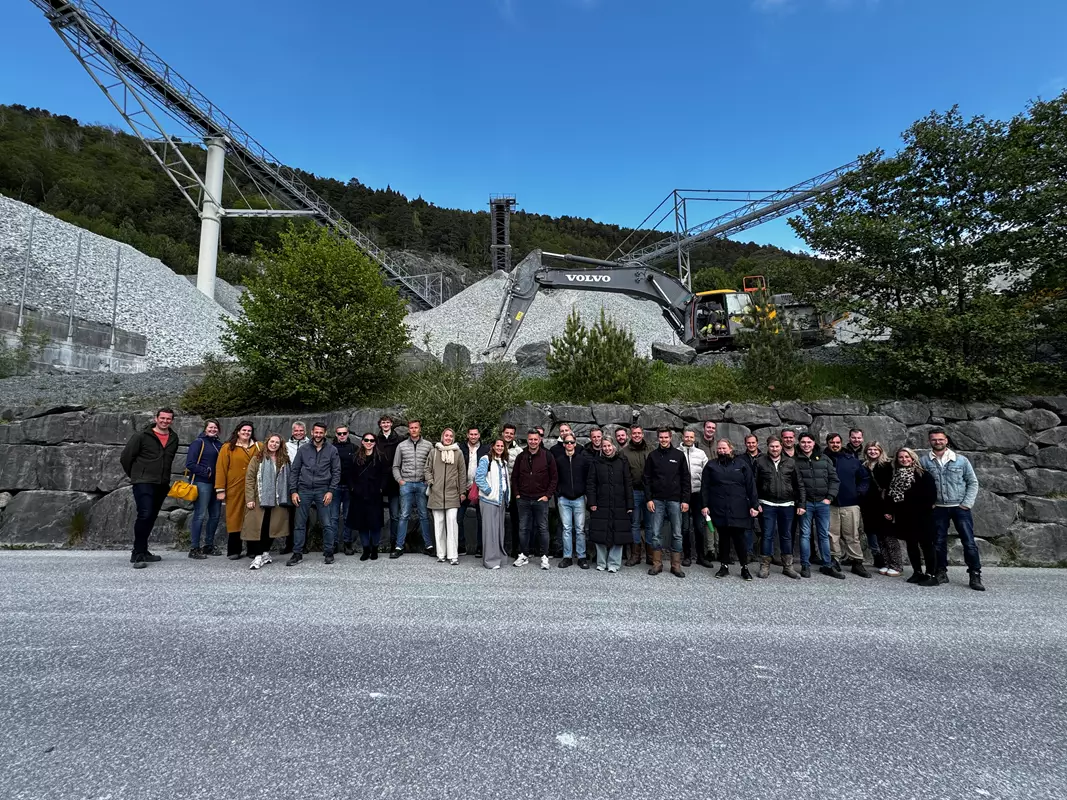 Graniet, groen en groots: JBN-excursie naar een Noorse steengroeve