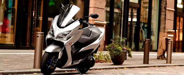 Suzuki Burgman 400cc Scooter | Suzuki Bikes UK