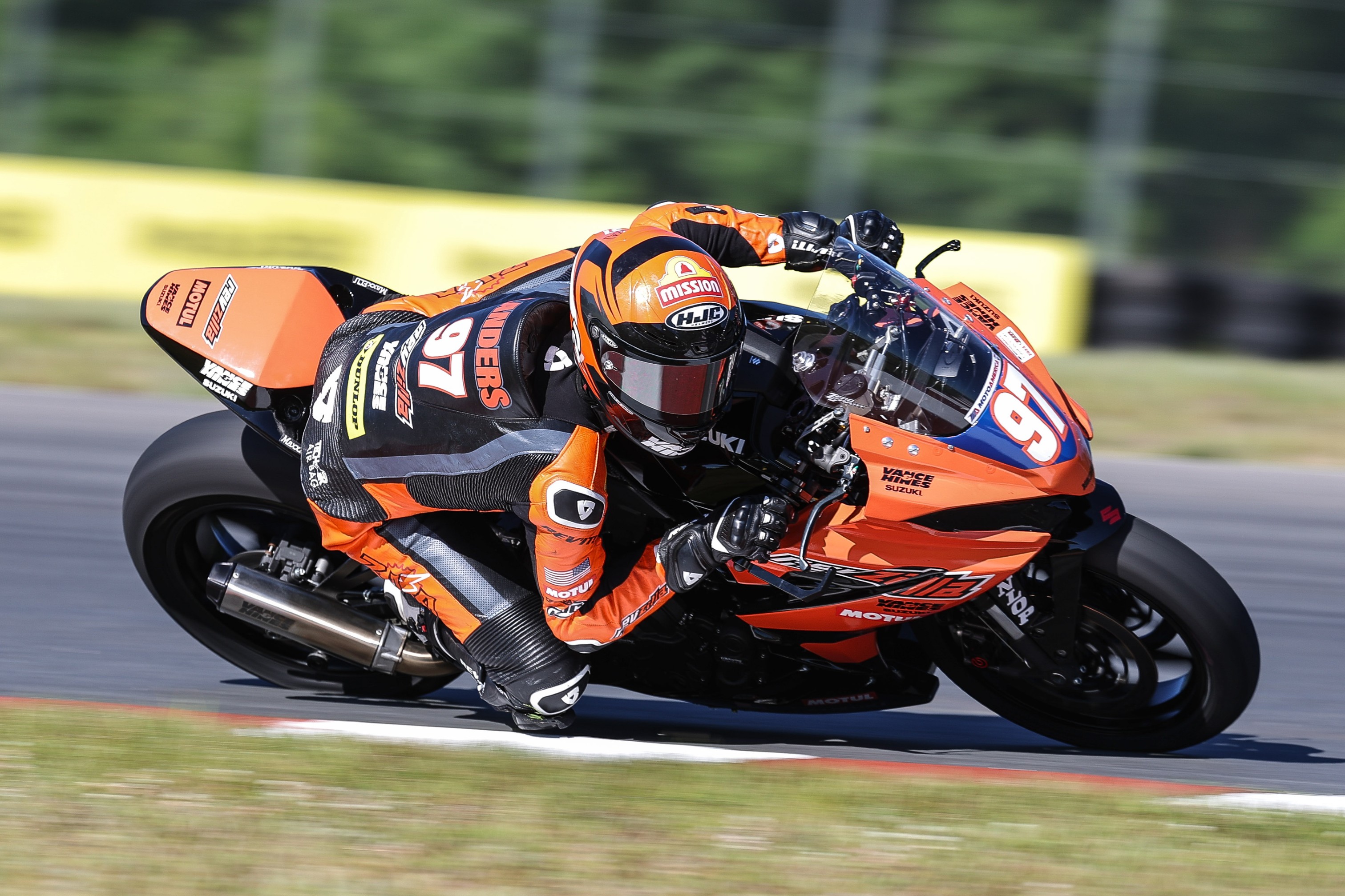 Double win for 8R in MotoAmerica