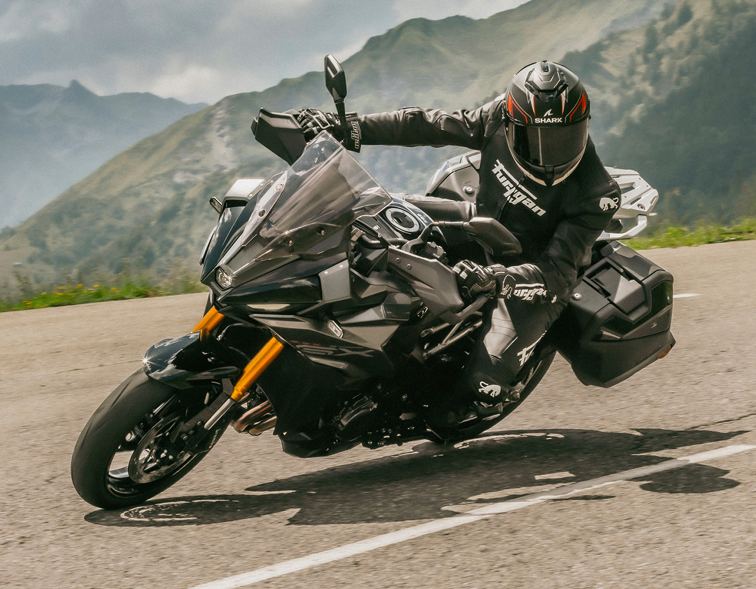 SUZUKI ANNOUNCES GSX-S1000GX+