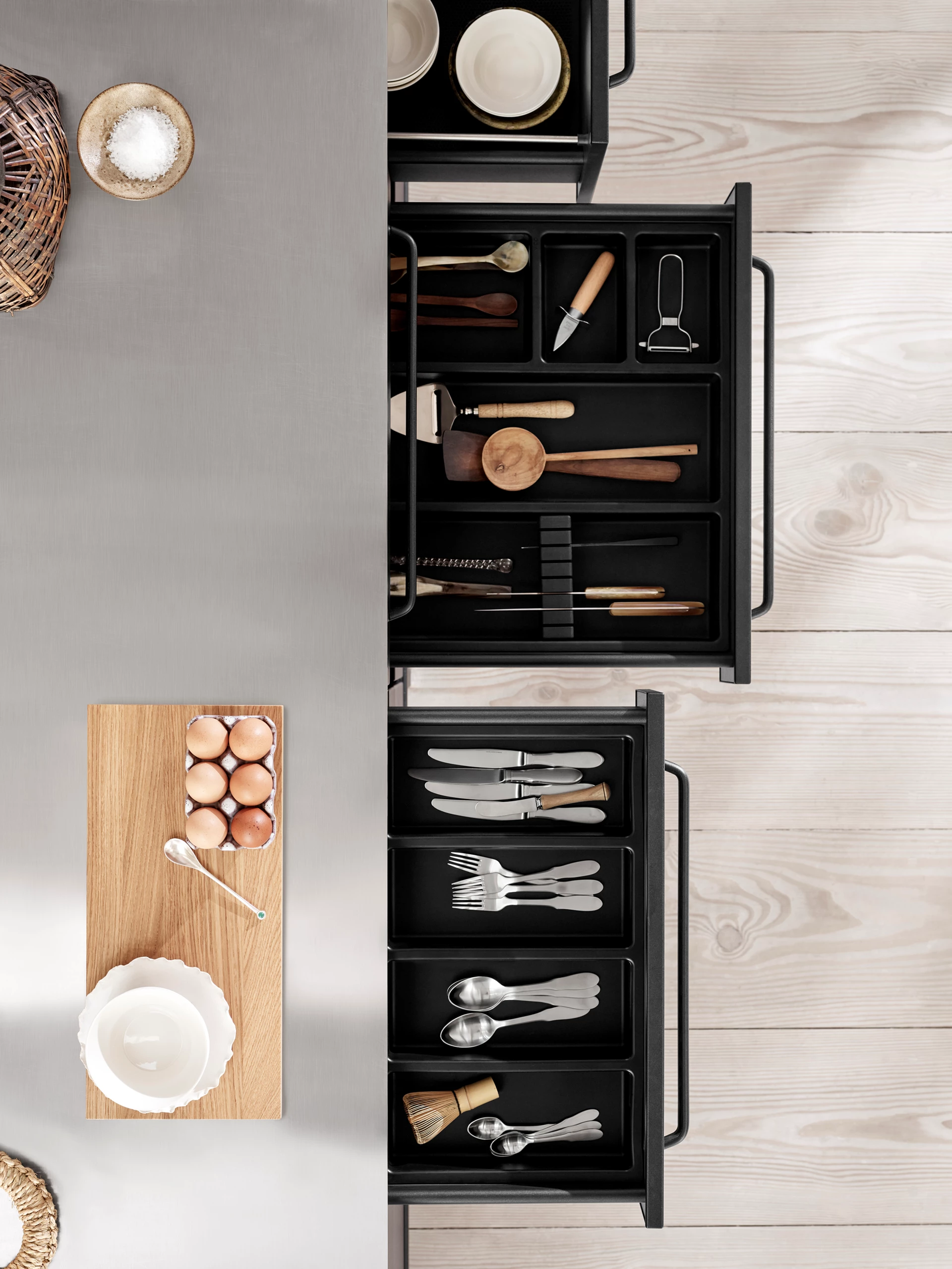 vipp-v1-kitchen-black-detail-11.jpg (1920×2560)-花瓣网