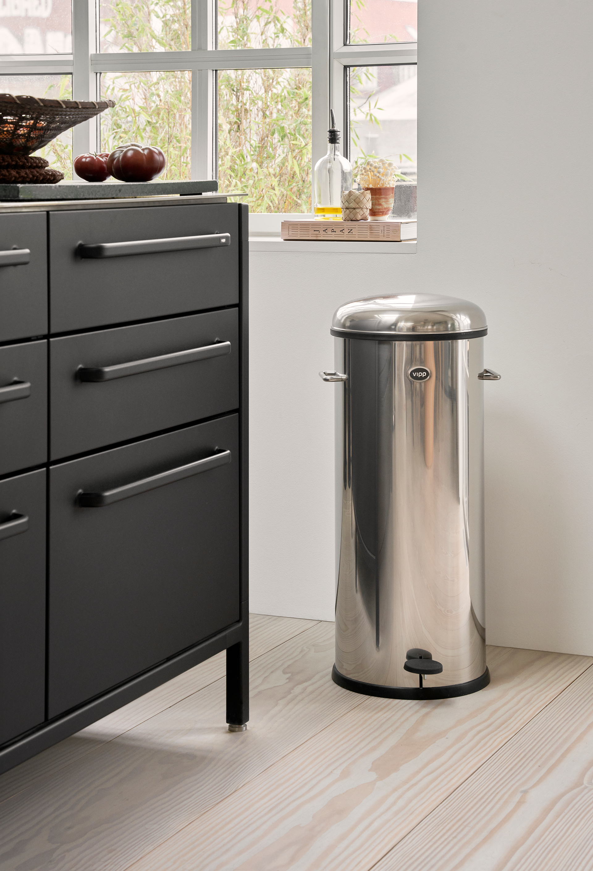 Pedal Bin 30 L / 8 Gal | Vipp Pedal Bin 30 L / 8 Gal | Vipp